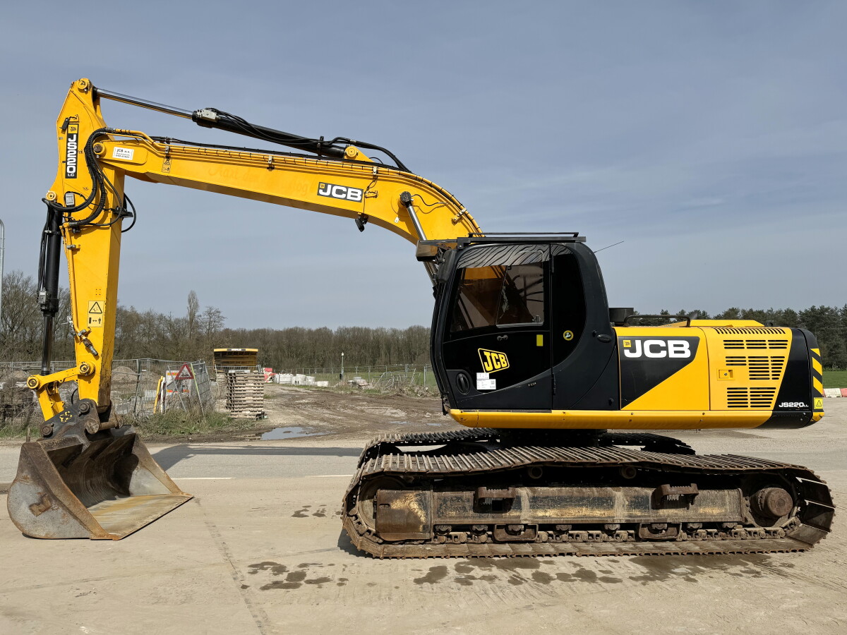 JCB JS220LC Kettenbagger | Boss Machinery
